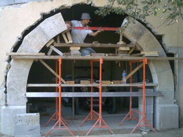 Construction d'une voûte - Pierre Abadie - Sculpteur Tailleur de pierre